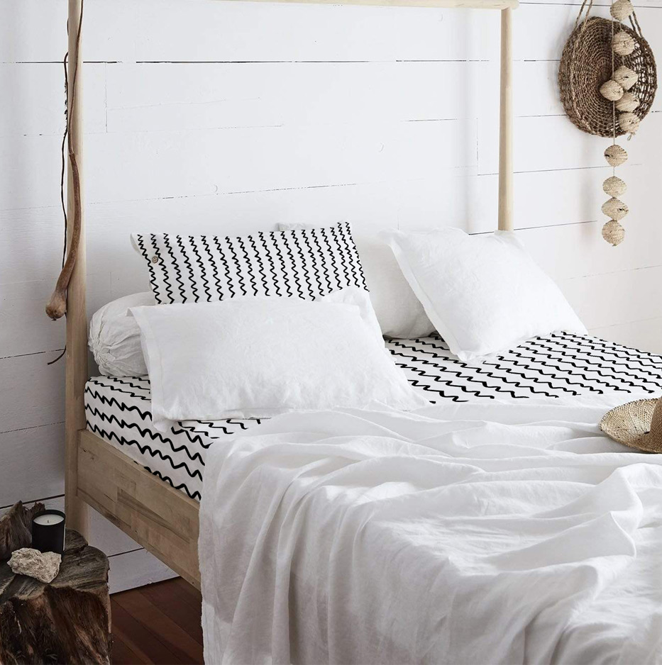 Cotton Bed Sheet Set In Black And White - Dress Code